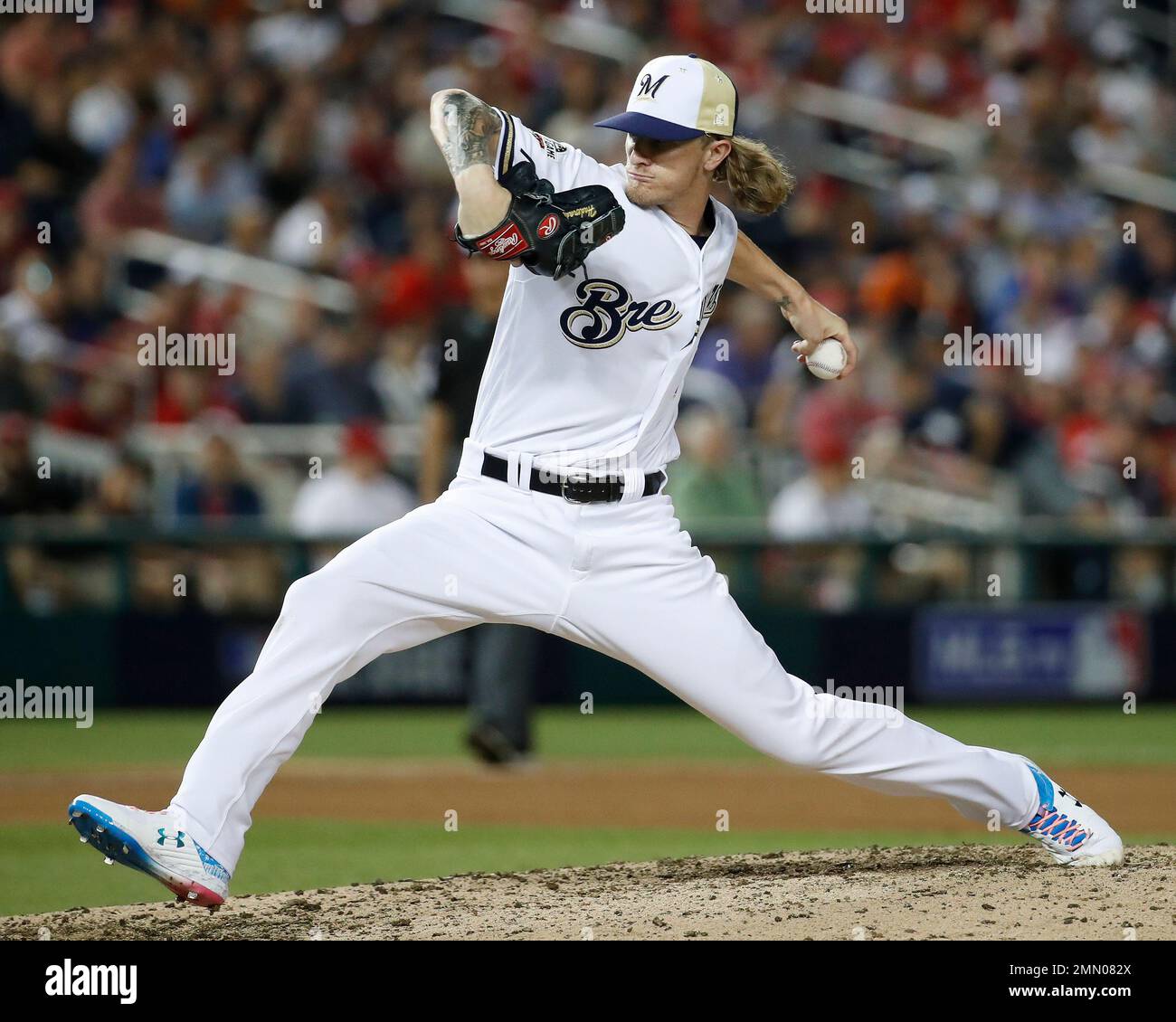 Milwaukee Brewers pitcher Josh Hader (71) throws during the eighth ...