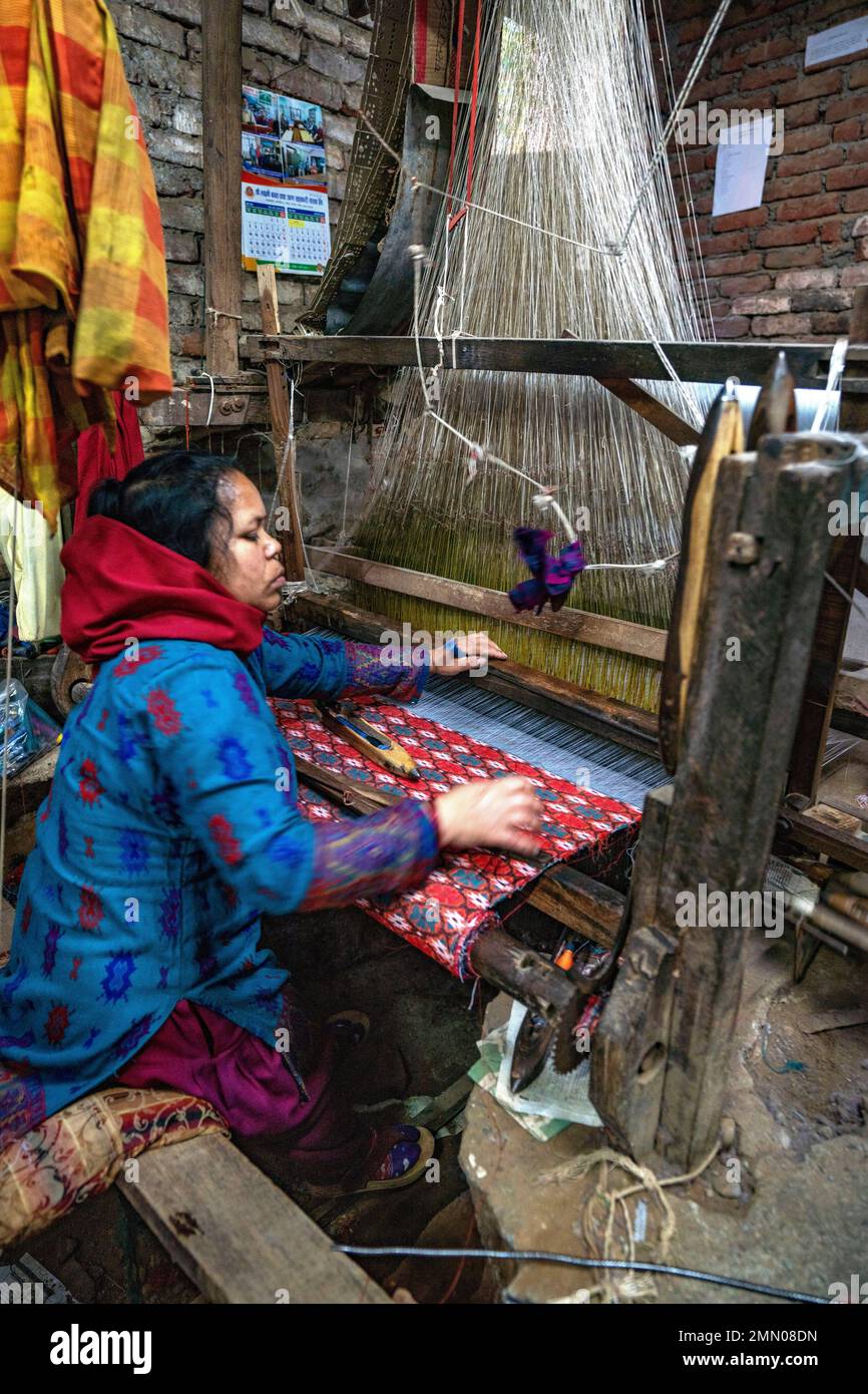 Weaving loom nepal hi-res stock photography and images - Alamy