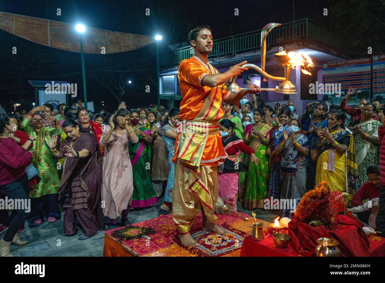 Nepal, Gandaki province, Pokhara, Phewa lake, puja, Hindu ceremony ...