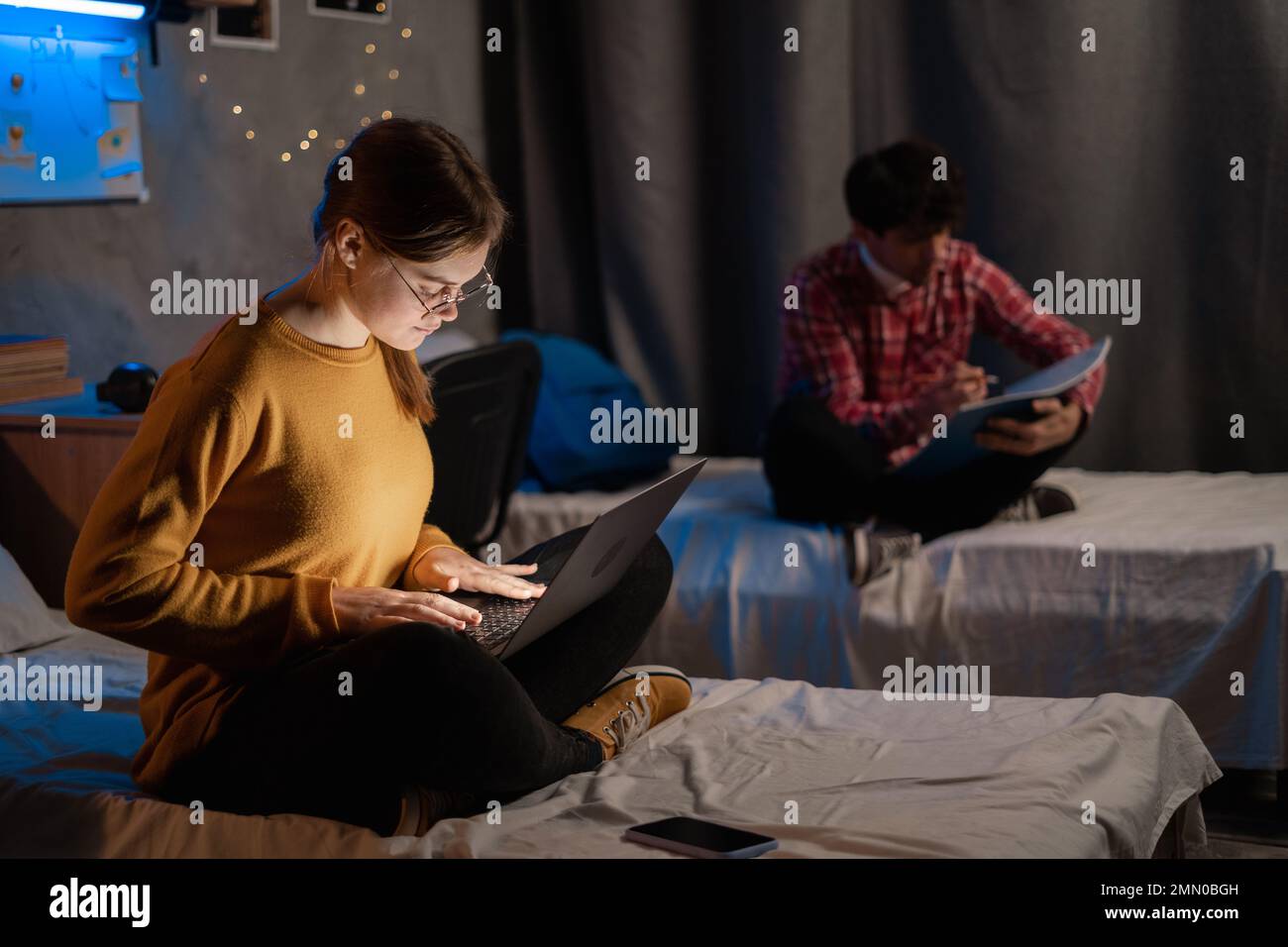 Strangers in the night hi-res stock photography and images - Alamy