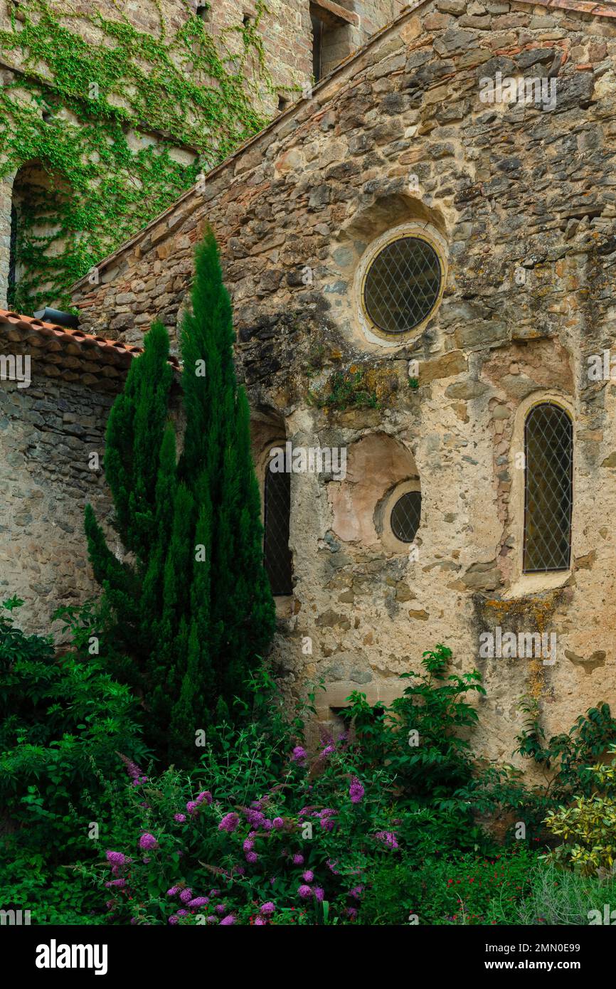 France, Aude, Saint Polycarpe, abbey of Saint Polycarpe, side facade ...