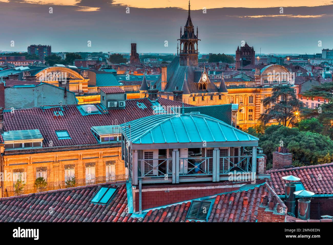 France, Haute Garonne, Toulouse, Donjon du Capitole, Square Charles de ...