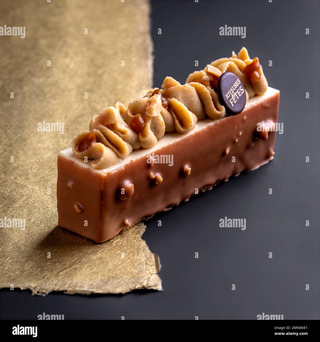 France, Paris, Patisserie Boulangerie Maison Marques, Christmas log ...