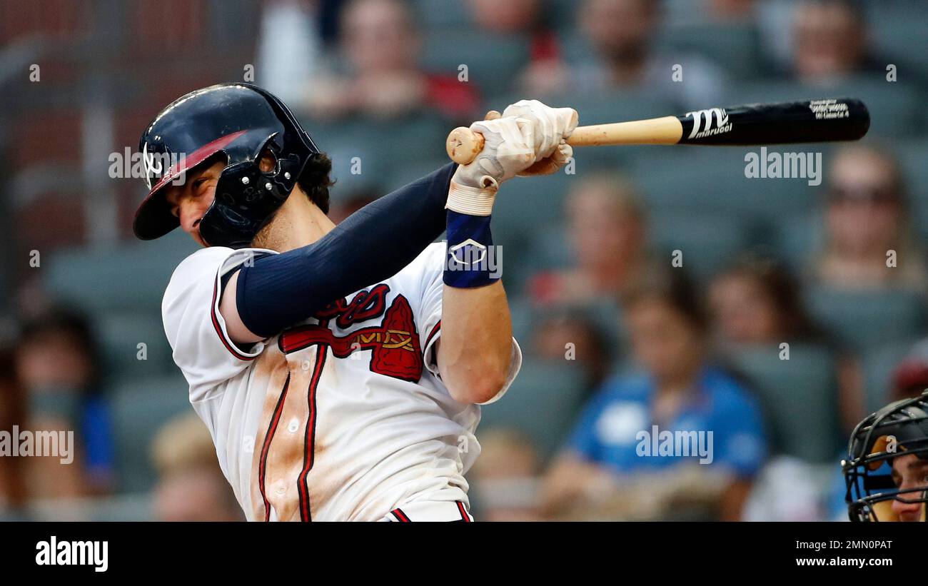 Atlanta Braves shortstop Dansby Swanson (7) bats against the Arizona ...