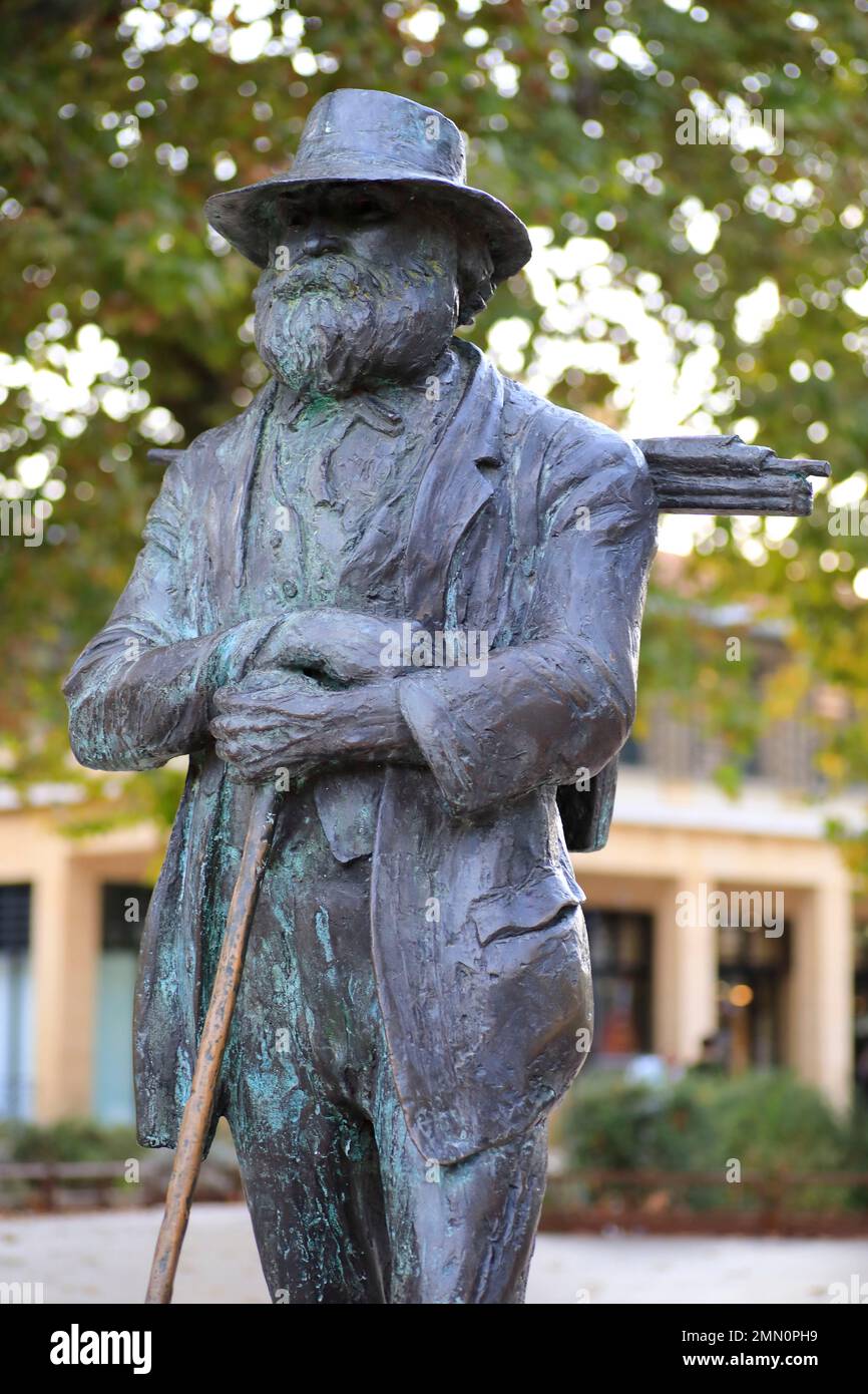 France, Bouches du Rhone, Aix en Provence, statue of the painter Paul ...