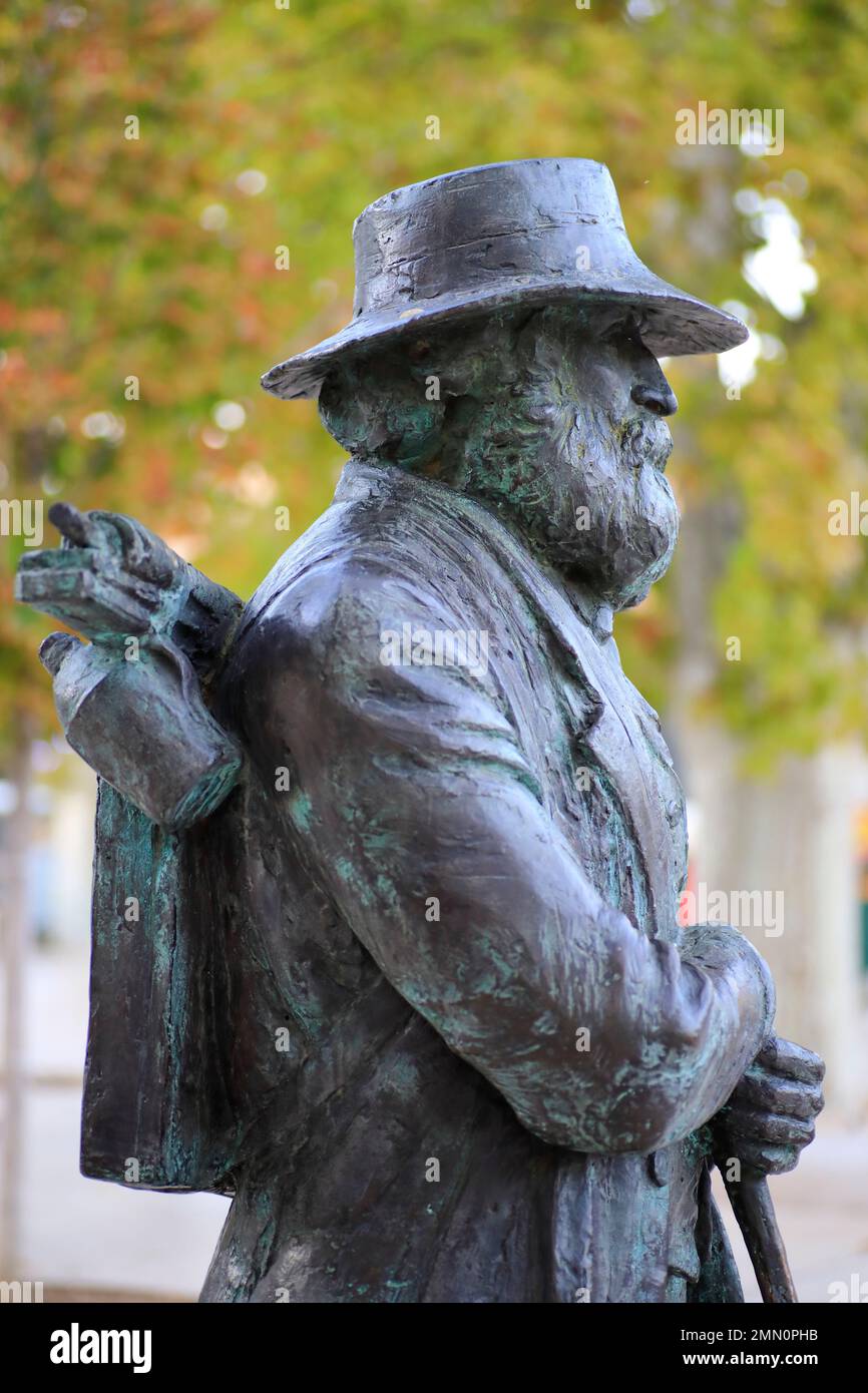 France, Bouches du Rhone, Aix en Provence, statue of the painter Paul ...