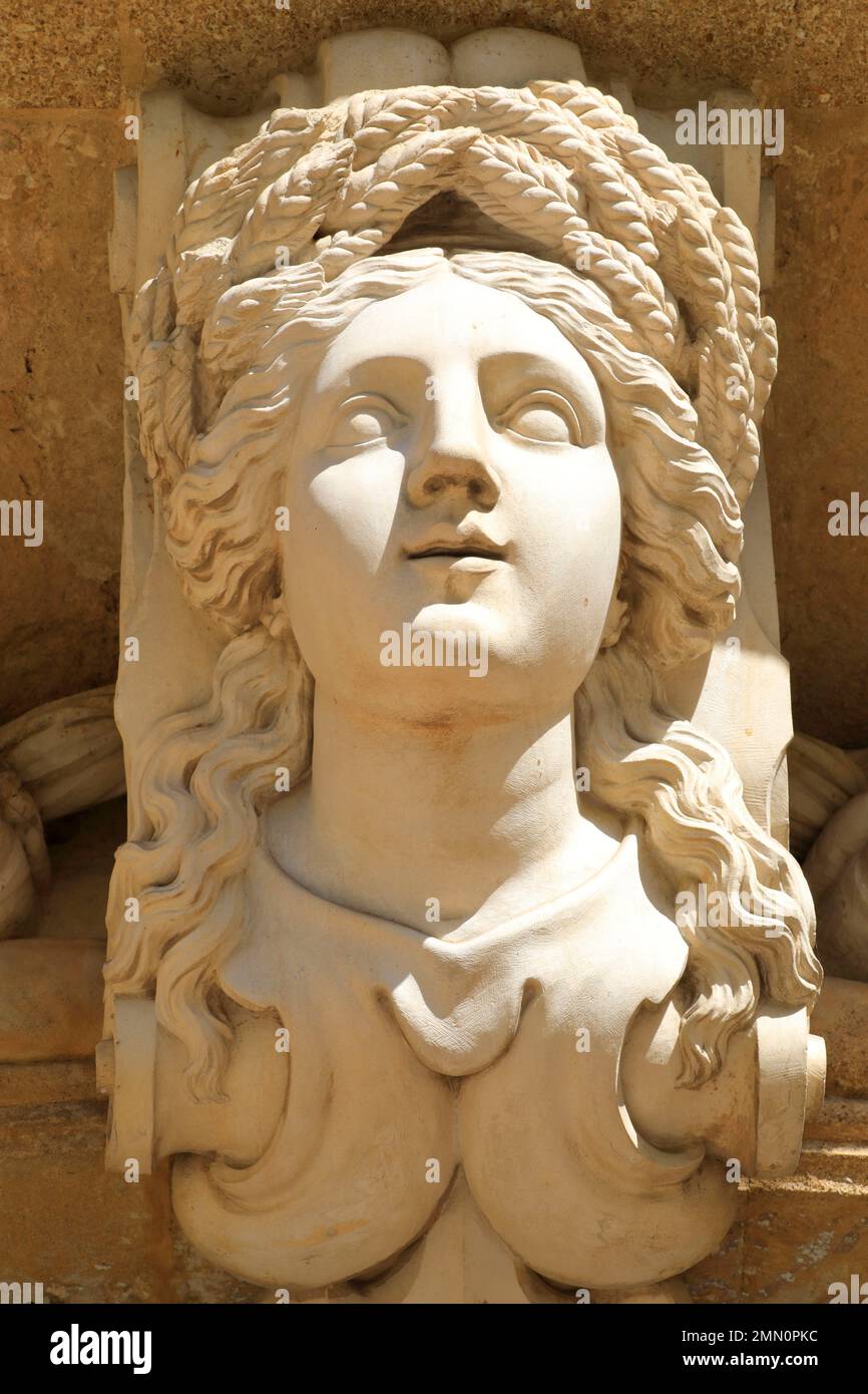 Detail mascaron en facade hi-res stock photography and images - Alamy