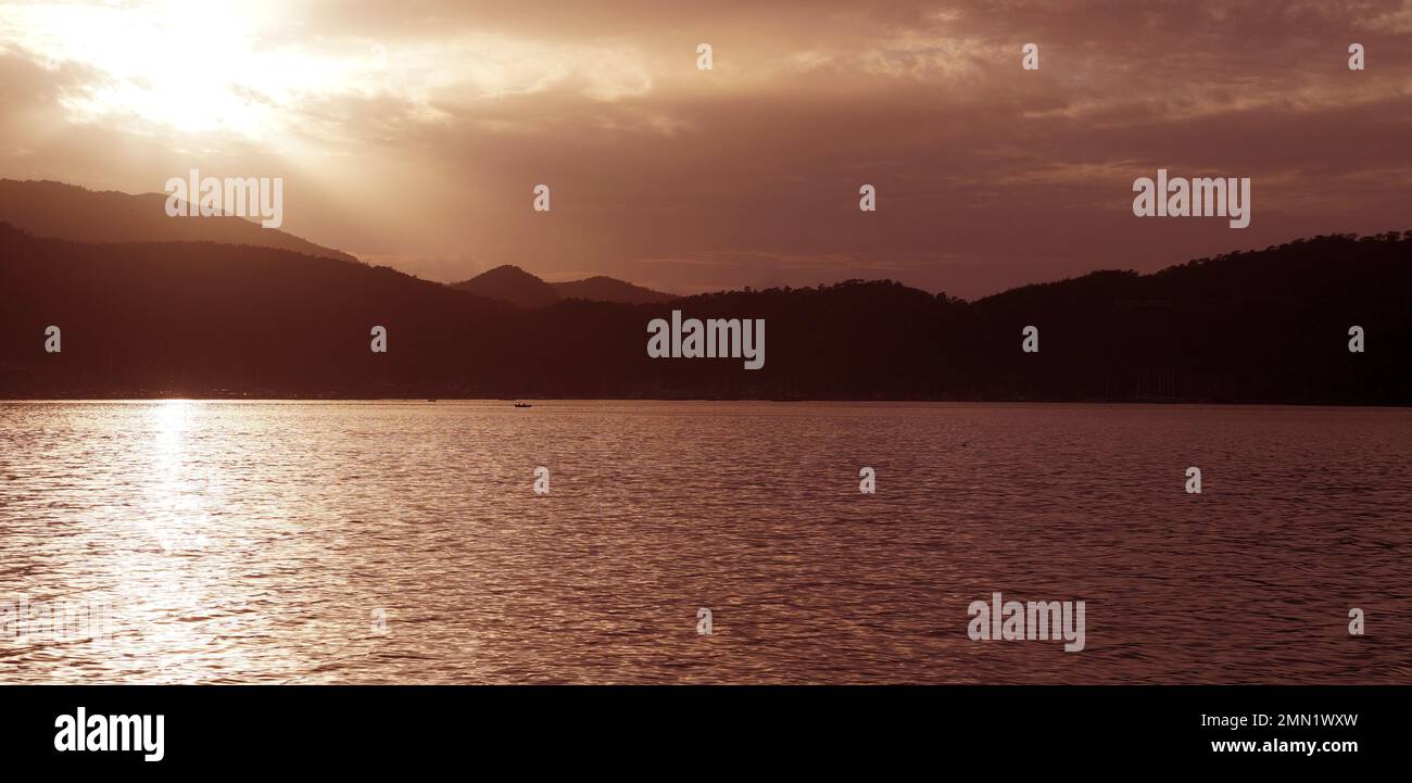 Brown sea water hi-res stock photography and images - Alamy