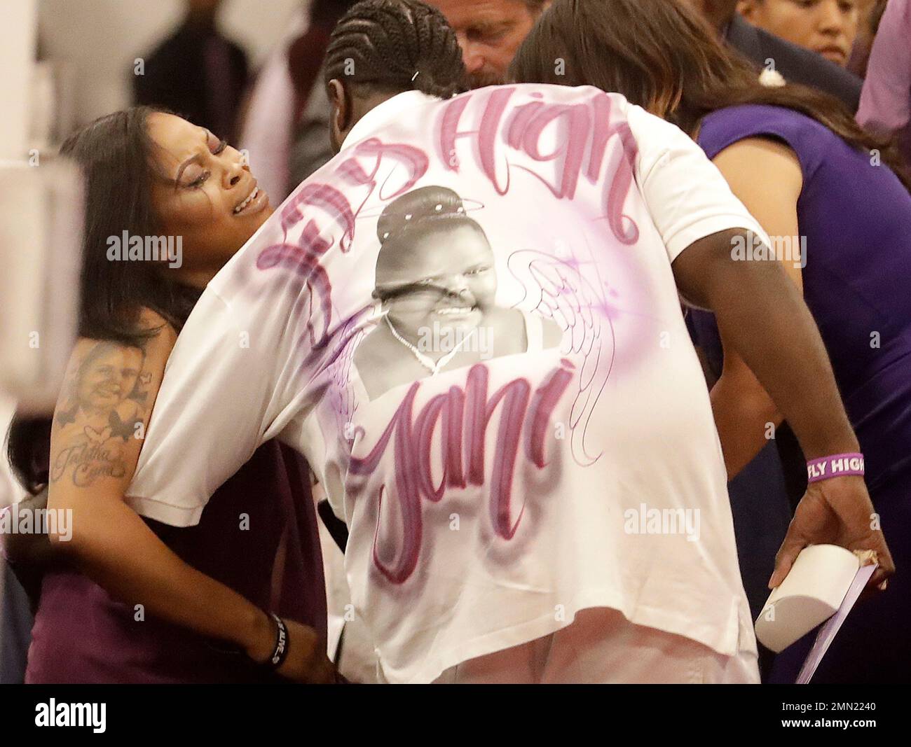 Nailah Winkfield, the mother of Jahi McMath, left, cries as she is ...