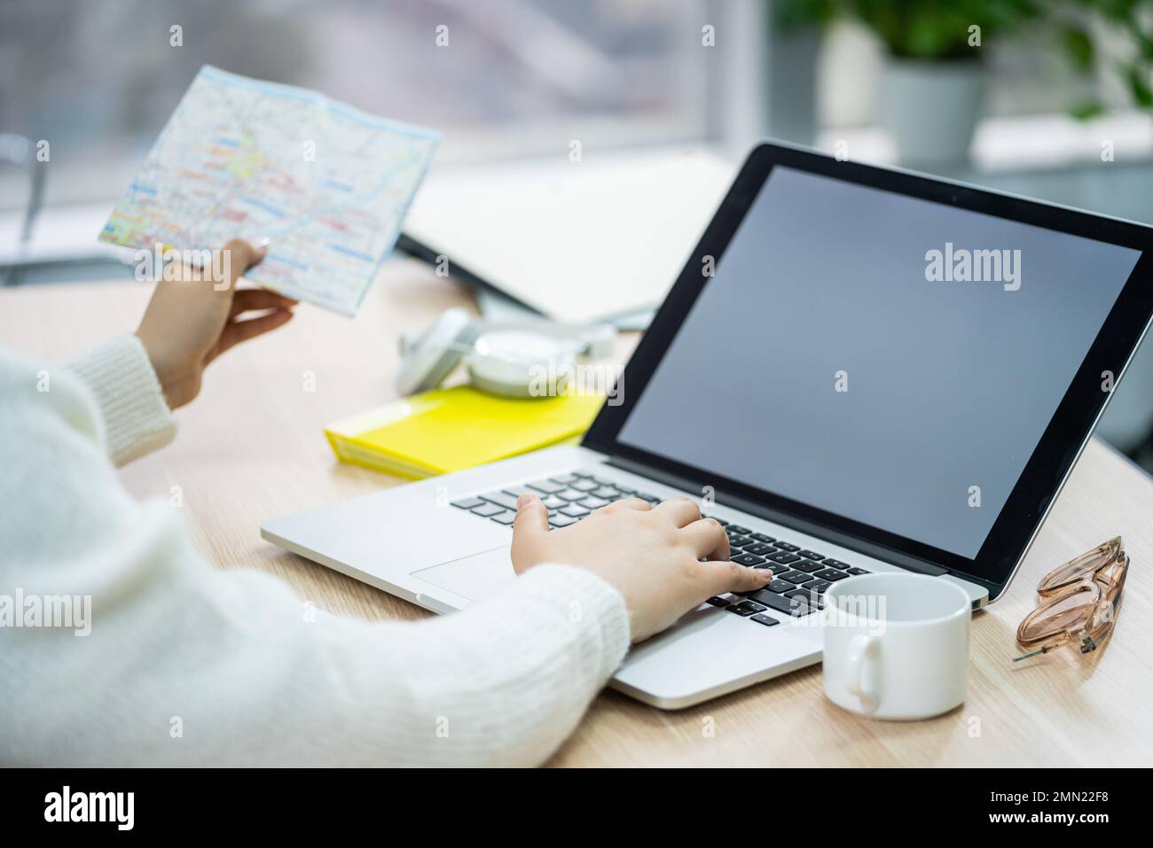 The young woman to make plans Stock Photo - Alamy