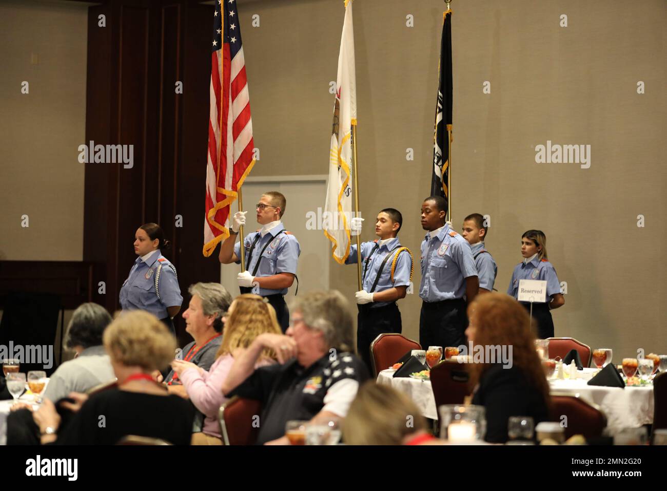 The Illinois National Guard Lincoln's ChalleNGe Academy color guard ...