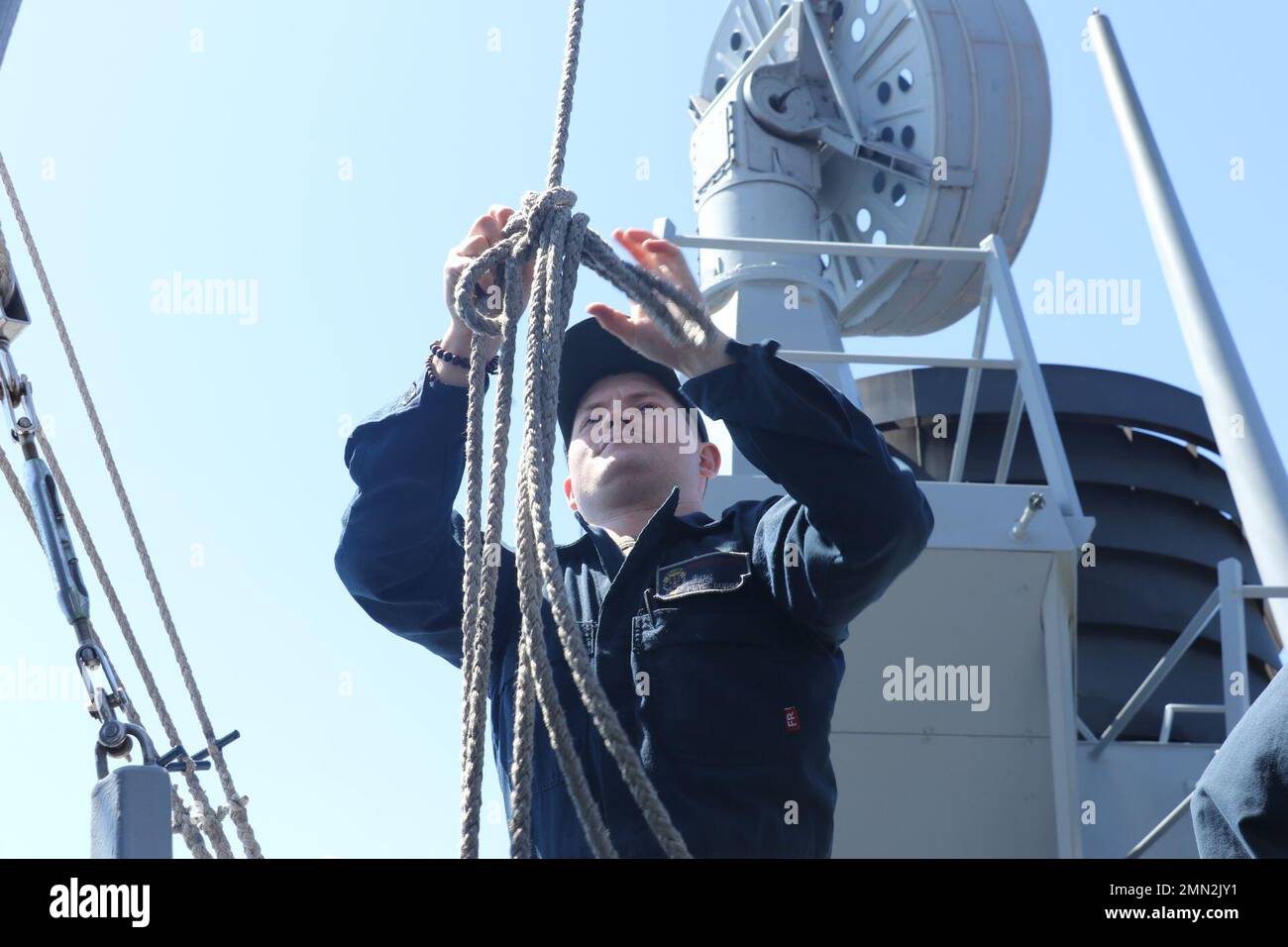 220925-N-MY408-1003 PACIFIC OCEAN (Sept. 25, 2022) U.S. Navy ...