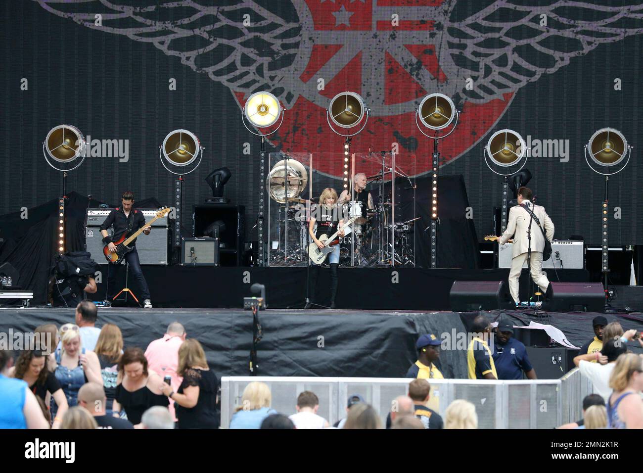 Chrissie Hynde, Martin Chambers, Nick Wilkinson, James Walbourne, Eric ...