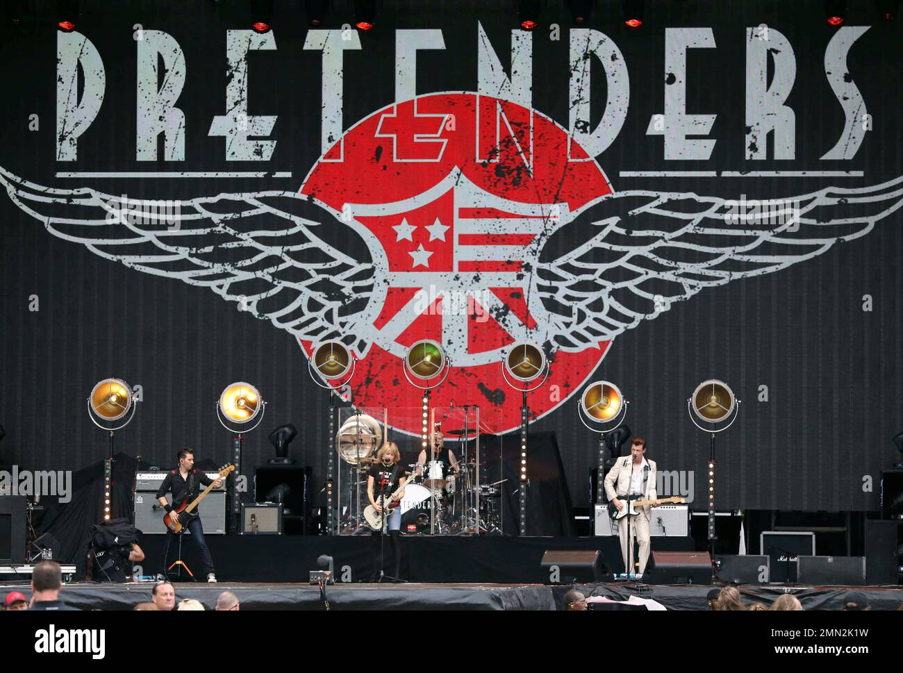 Chrissie Hynde, Martin Chambers, Nick Wilkinson, James Walbourne, Eric ...