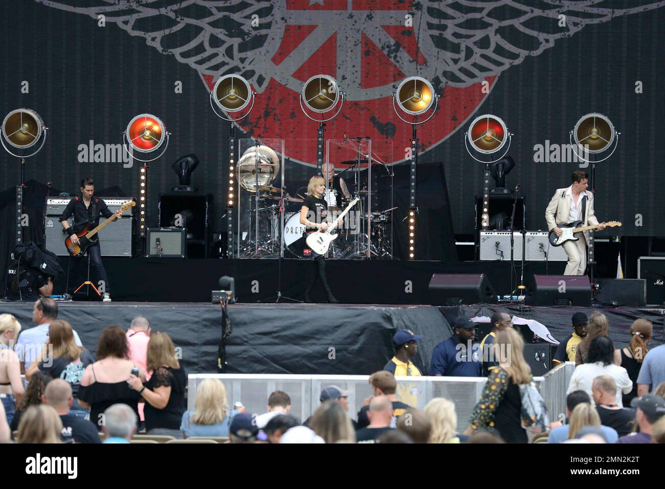 Chrissie Hynde, Martin Chambers, Nick Wilkinson, James Walbourne, Eric ...