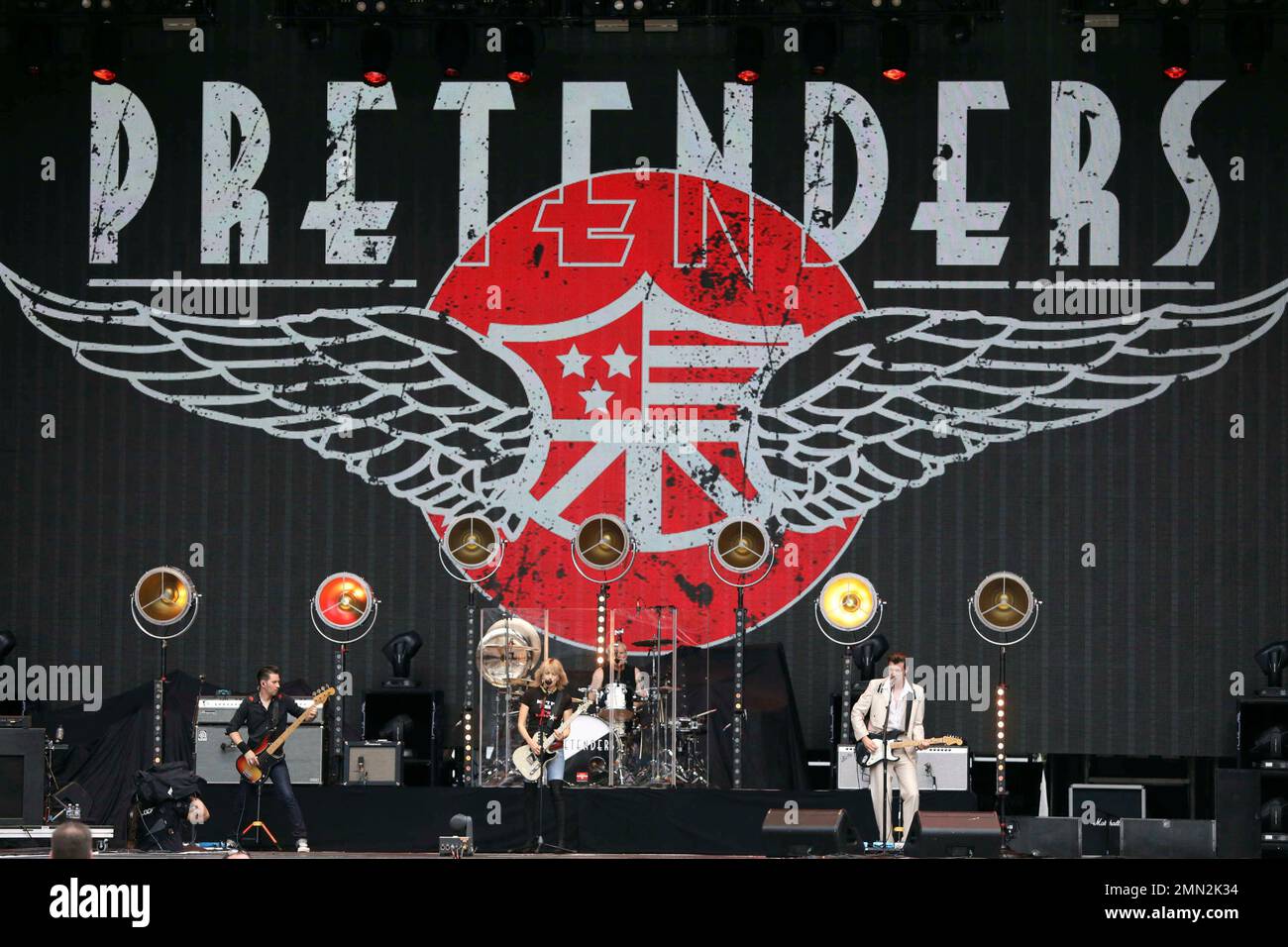 Chrissie Hynde, Martin Chambers, Nick Wilkinson, James Walbourne, Eric ...