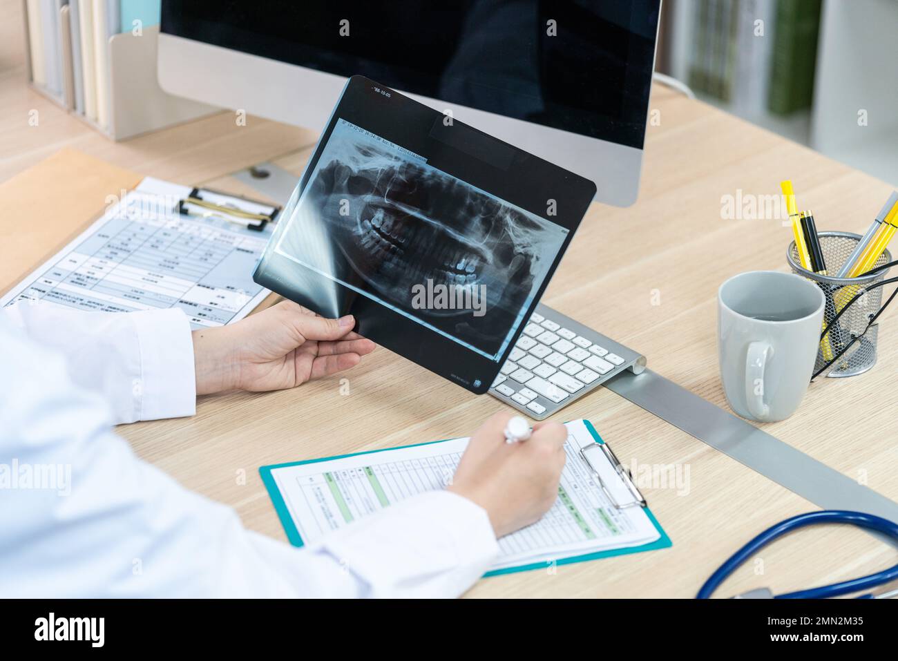 Case report the doctor Stock Photo - Alamy