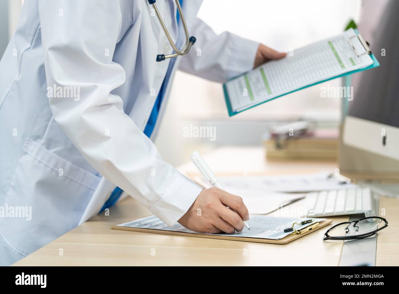 Case report the doctor Stock Photo - Alamy