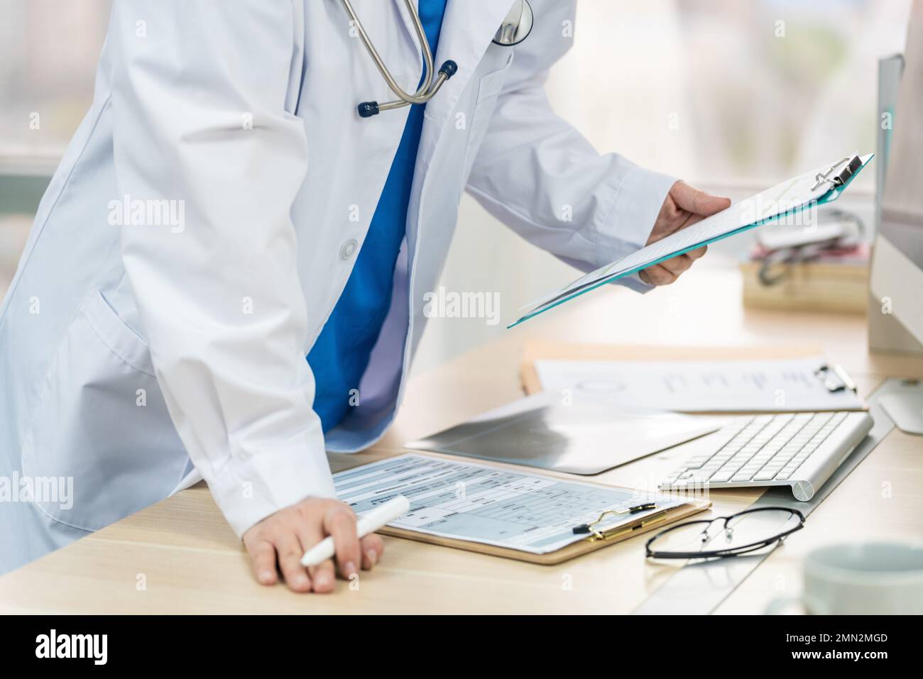 Case report the doctor Stock Photo - Alamy