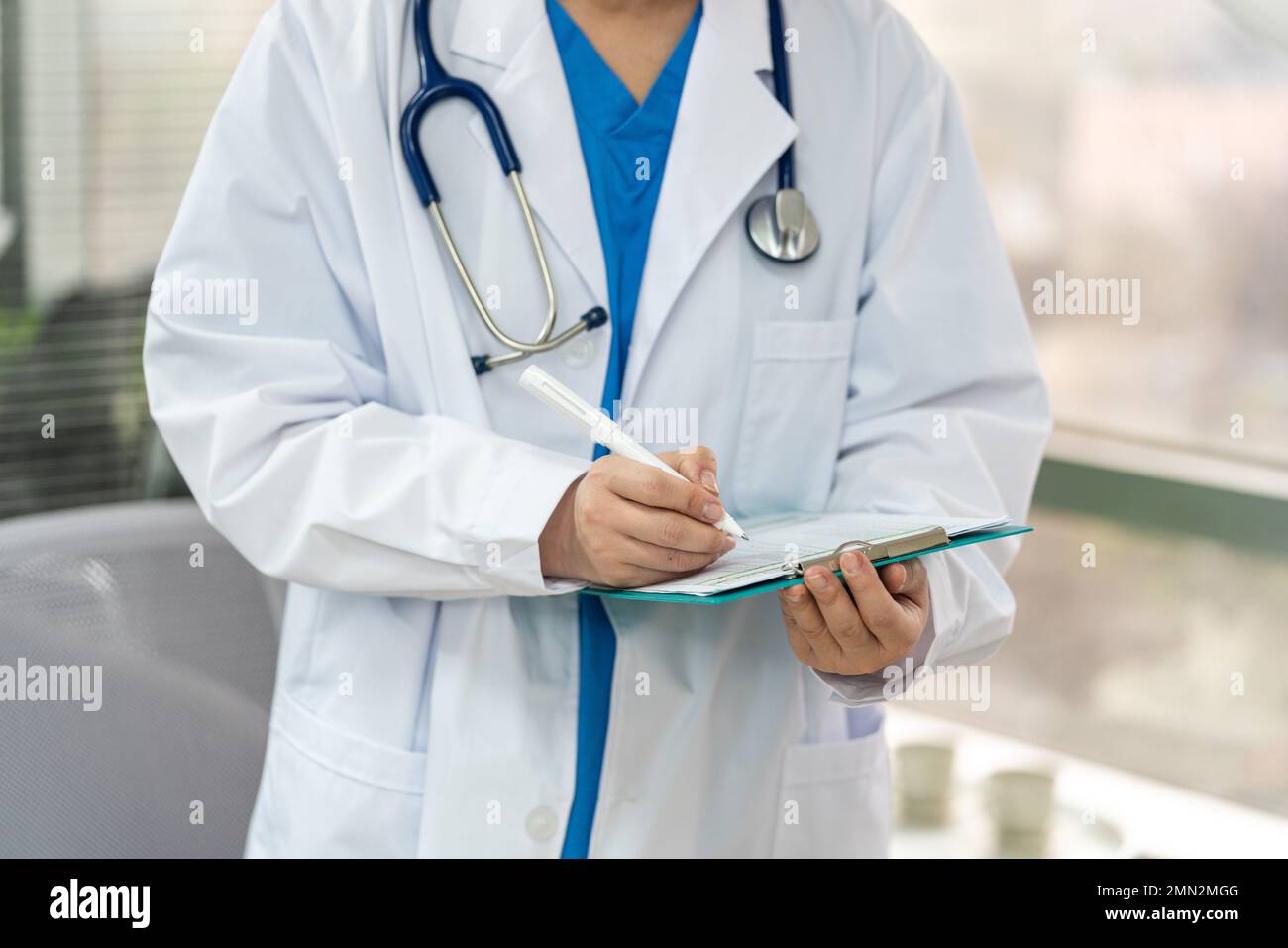 Case report the doctor Stock Photo - Alamy