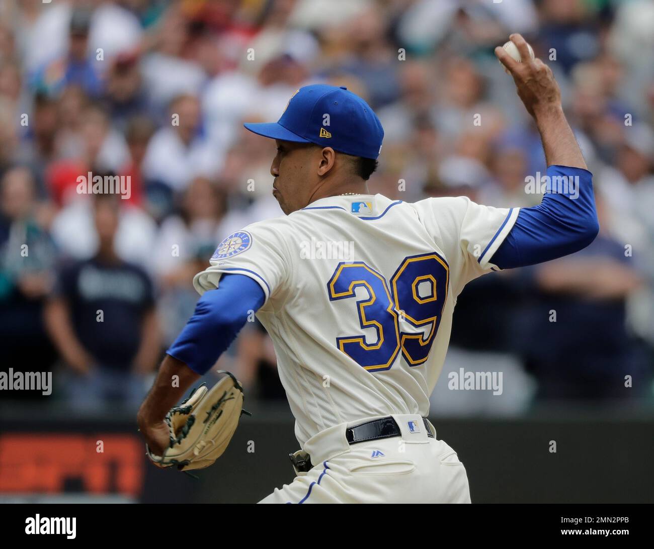 Seattle Mariners closing pitcher Edwin Diaz throws during a baseball ...