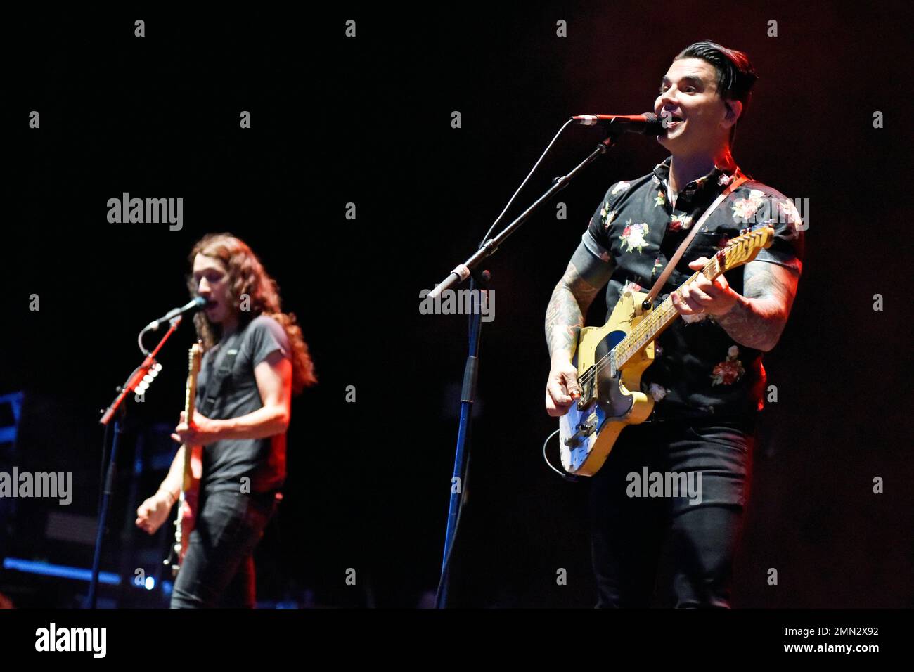 Armon Jay, left, and Chris Carrabba of the band Dashboard Confessional ...