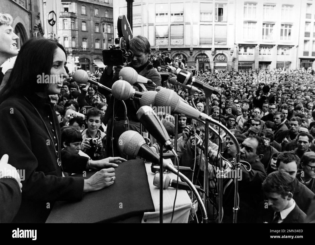 The American protest singer Joan Baez sang before the participants of ...