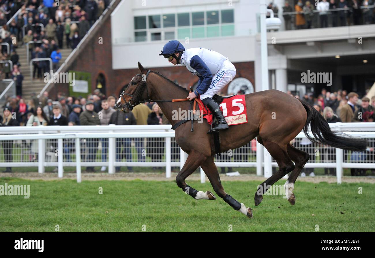 Cheltenham horse racing 2023 hi-res stock photography and images - Alamy