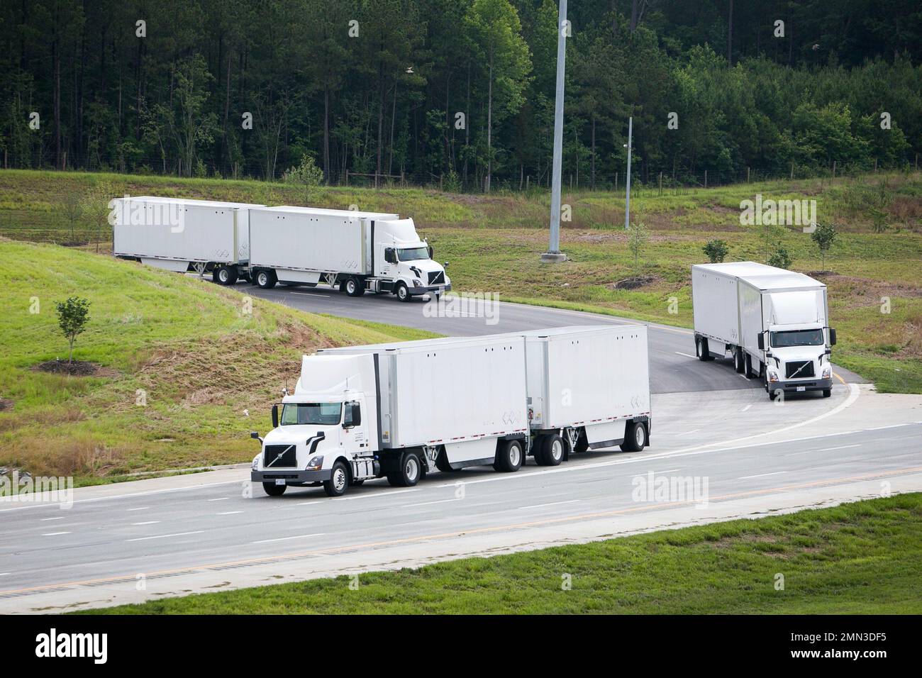 IMAGE DISTRIBUTED FOR VOLVO TRUCKS - Volvo trucks with wireless ...