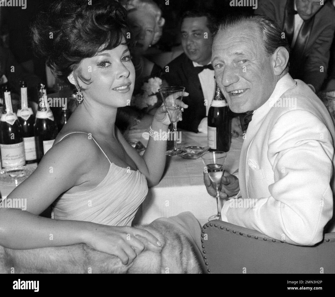 British movie stars Mara Lane and Trevor Howard photographed during the ...