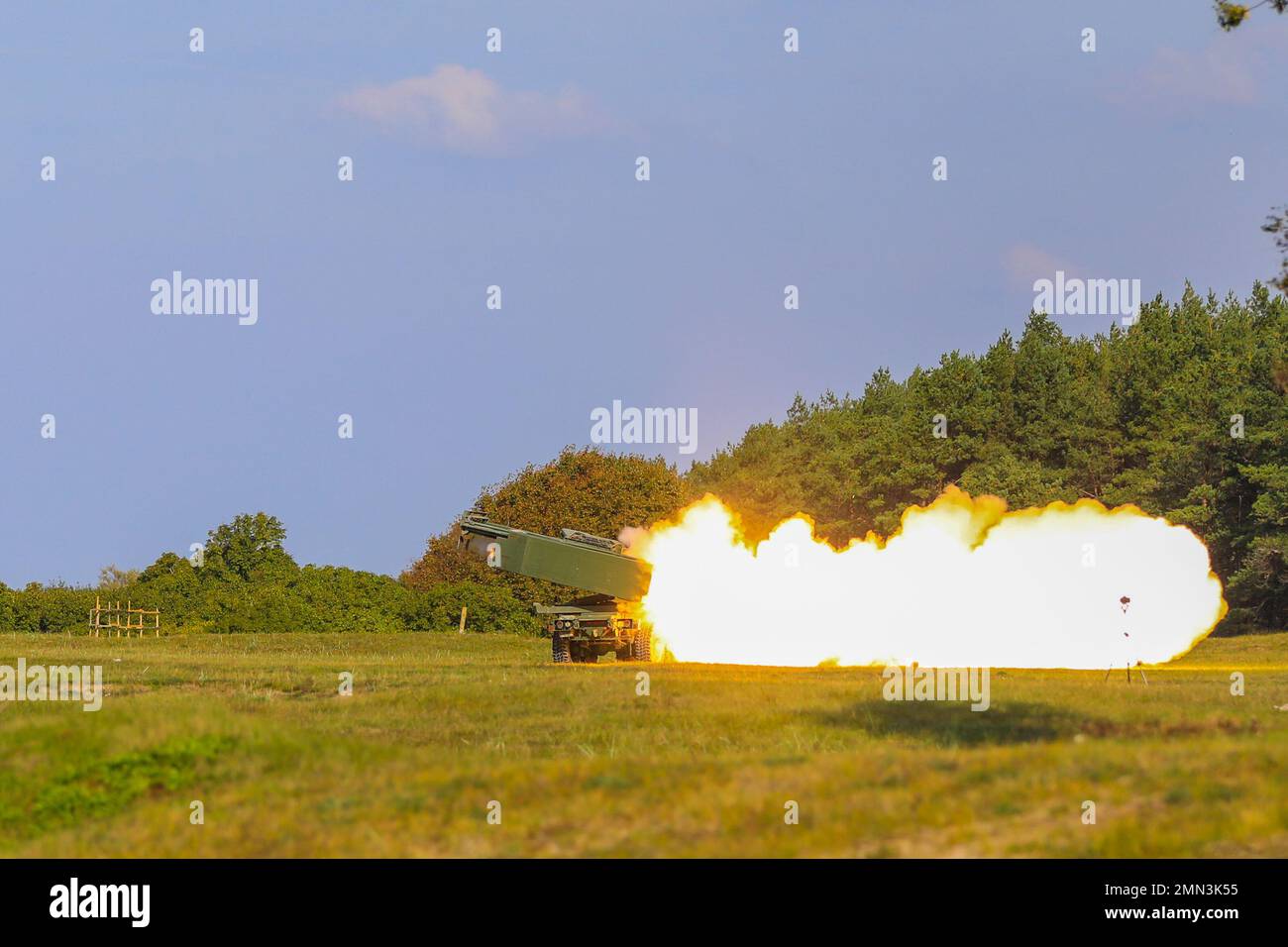 U.S. Army Soldiers assigned to Baker Battery, 3rd Battalion, 321st ...