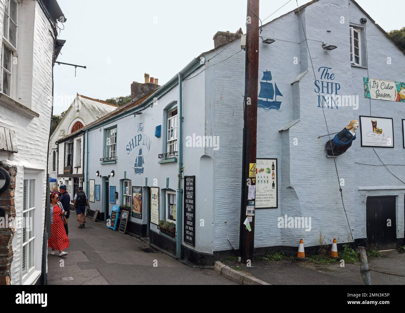 The Ship Inn located on Fore Street in the picturesque Cornish village ...