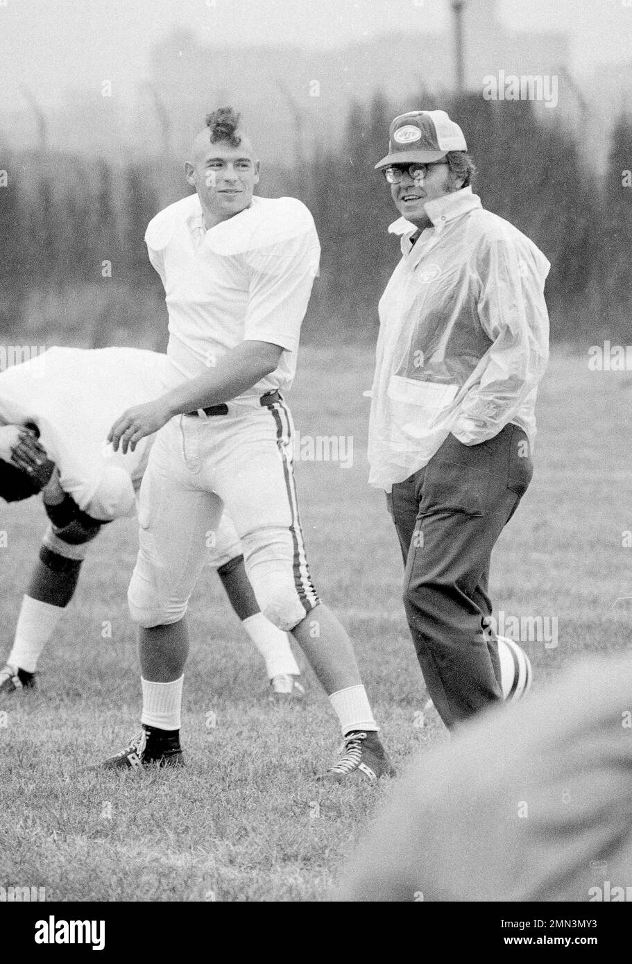 New York Jets running back John Riggins sports a Mohawk hairstyle on ...