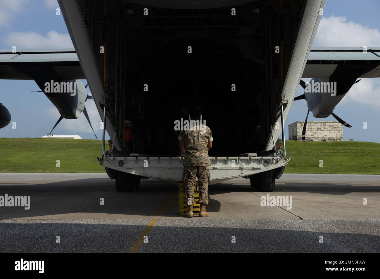 U.S. Marines with Marine Aerial Refueler Transport Squadron 152 and 3d ...