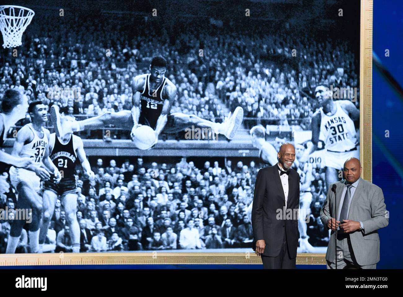 Kareem Abdul-Jabbar, left, and Charles Barkley present the lifetime ...