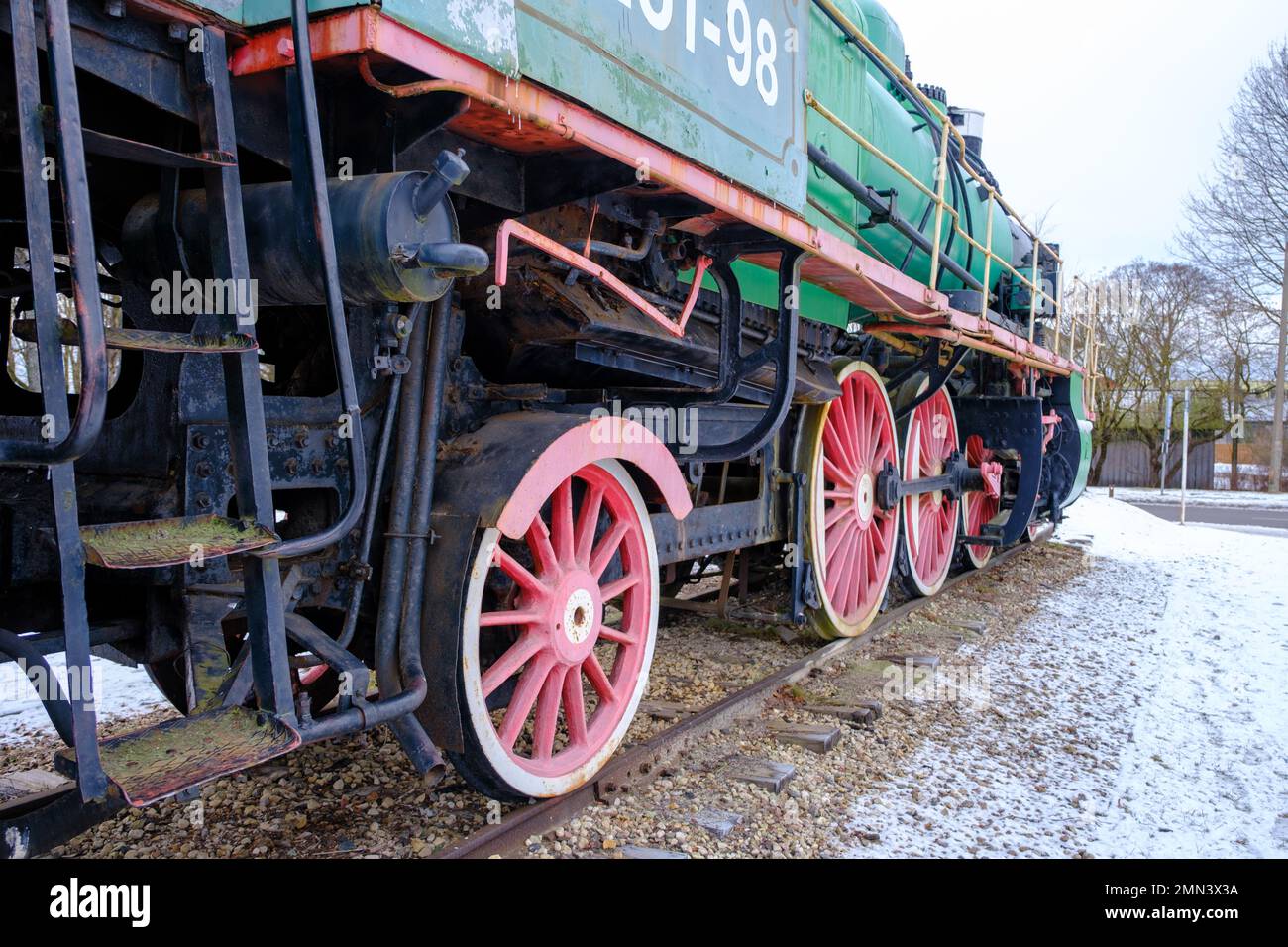 Old steam locomotive wheel and connecting rods. Tie rod or side rod for ...