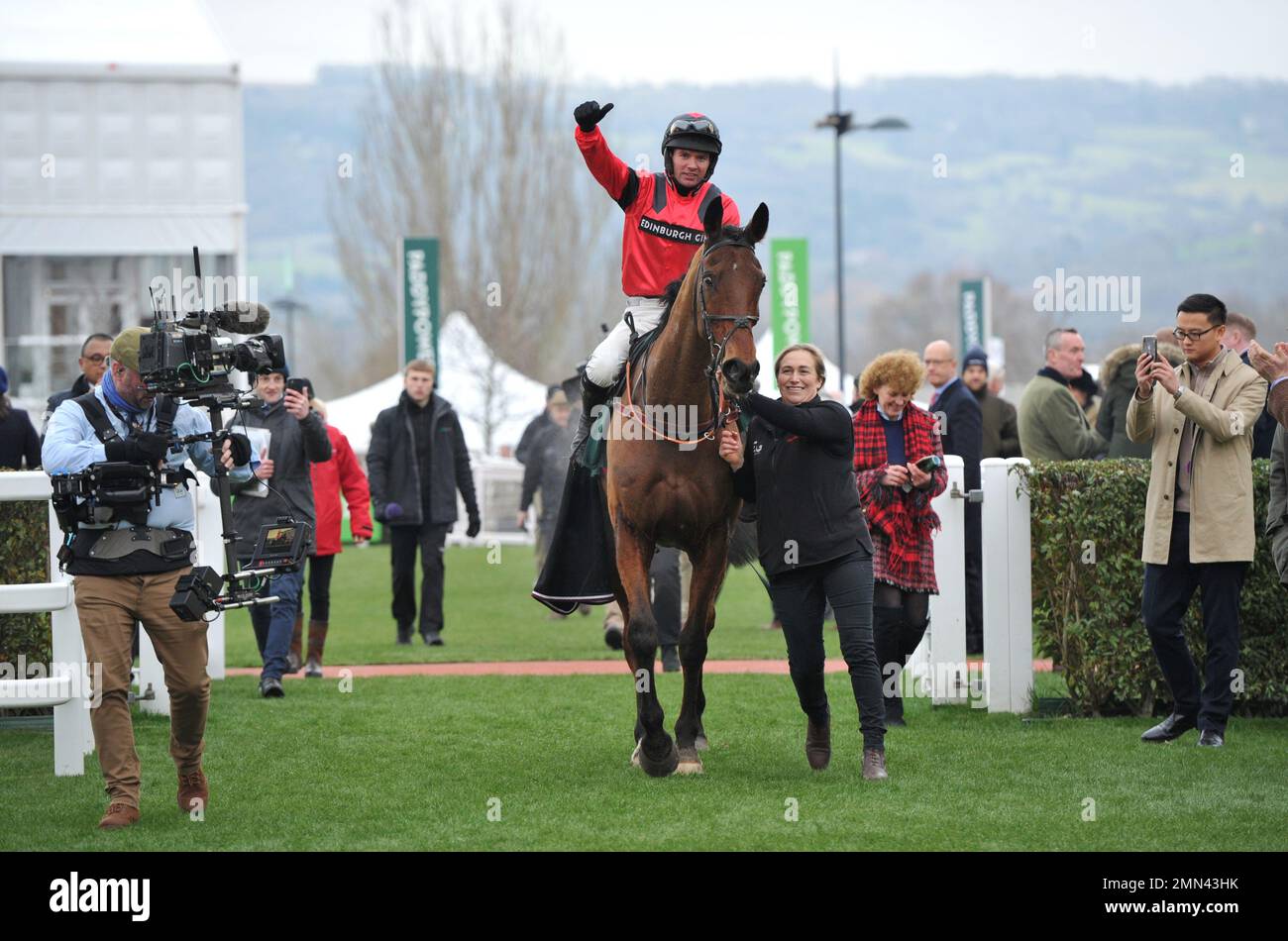 Race six. The Paddy Power Cotswold Chase. Race winner Ahoy Senor ridden ...