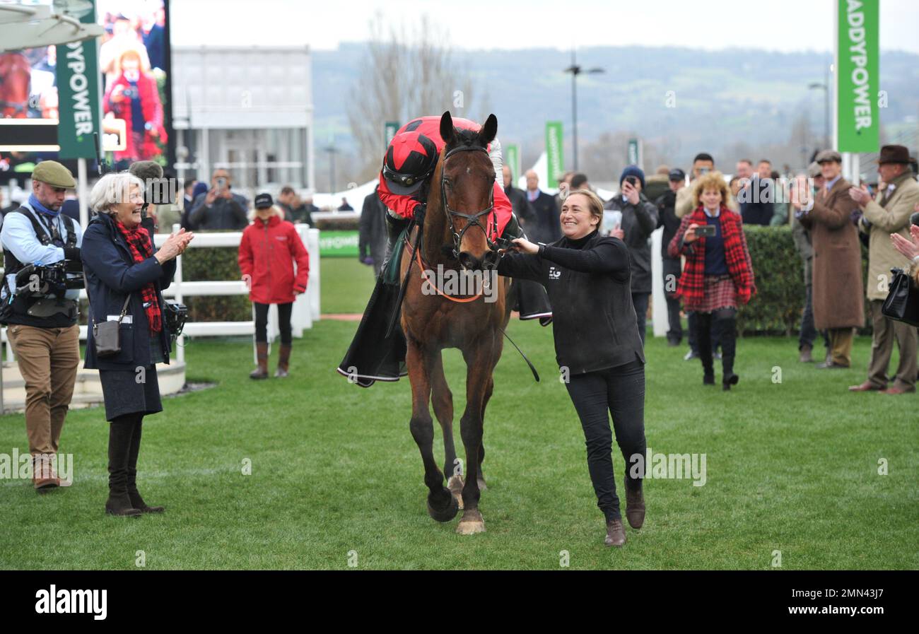 Race six. The Paddy Power Cotswold Chase. Race winner Ahoy Senor ridden ...