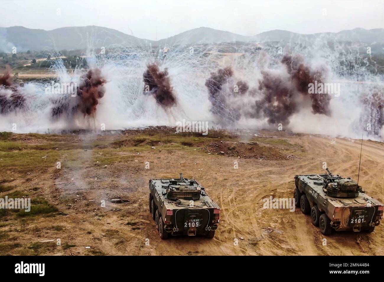 Smoke from bombs hi-res stock photography and images - Alamy