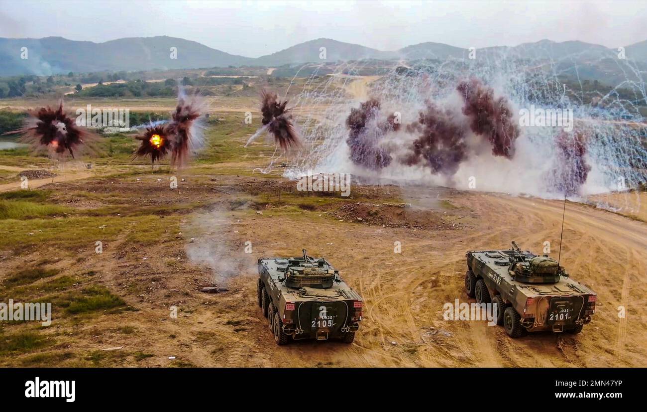 JIANGXI, CHINA - JANUARY 29, 2023 - Smoke bombs are fired from chariots in Jiangxi province ...