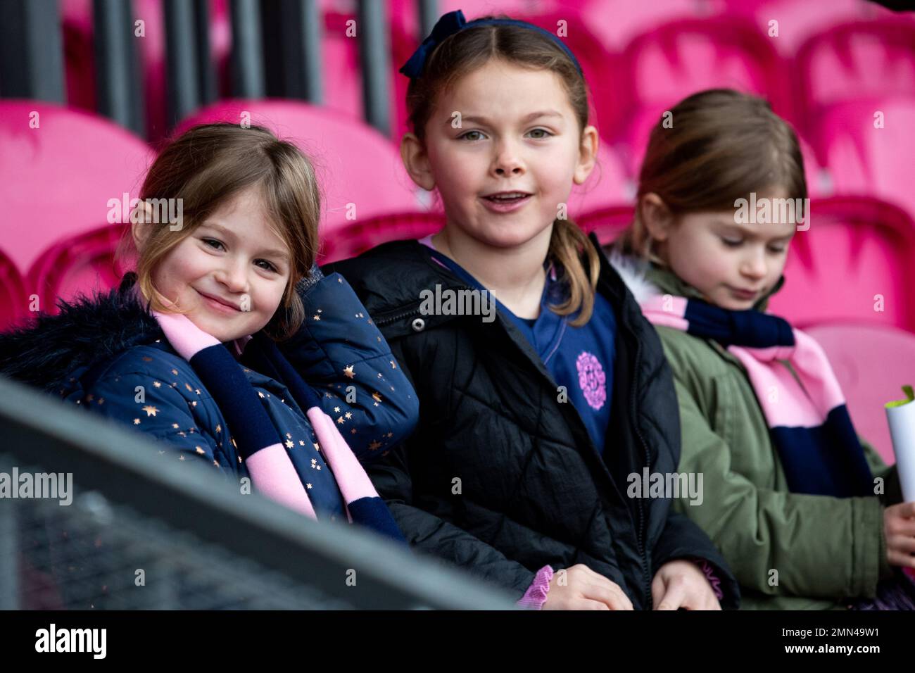 Young girls, fans of Dulwich Hamlet Women, at a football match Stock ...