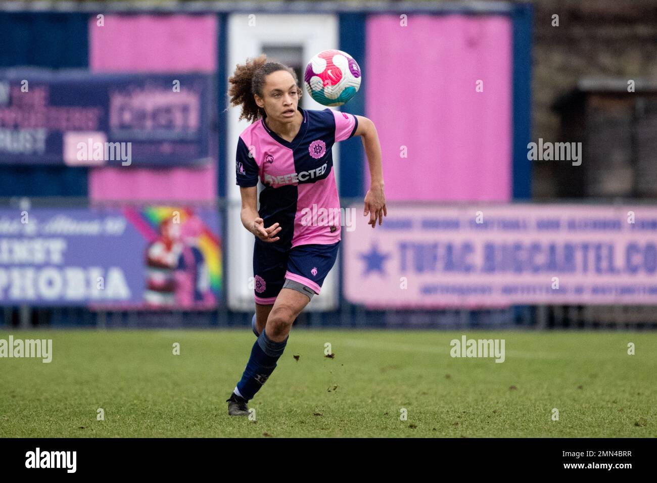 Ella Wales-Bonner (16 Dulwich Hamlet) in action Stock Photo - Alamy