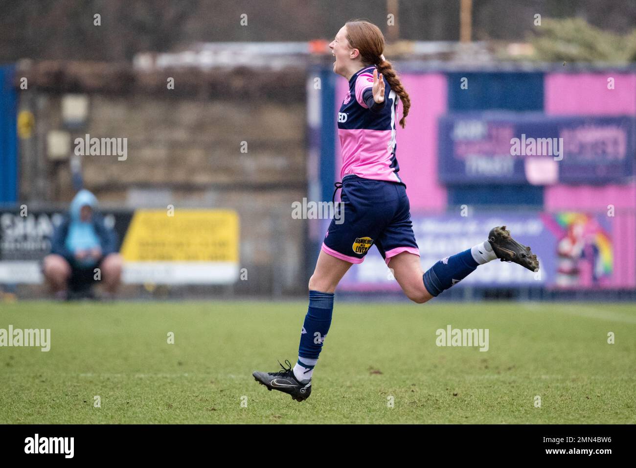 Dulwich hamlet fc women hi-res stock photography and images - Alamy