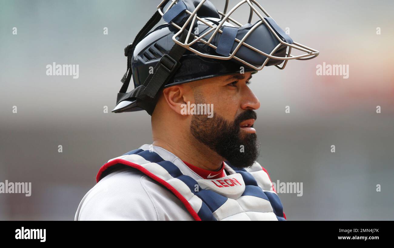 Boston Red Sox's Sandy Leon catches against the Minnesota Twins in a ...