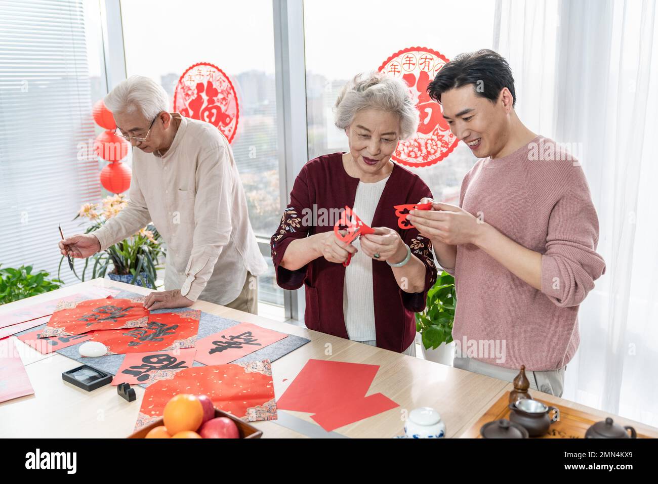 Chinese paper cutting scissors hi-res stock photography and images - Alamy