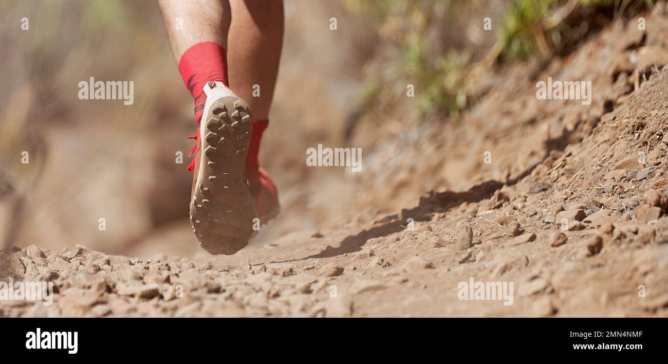 Man trail running dust hi-res stock photography and images - Alamy
