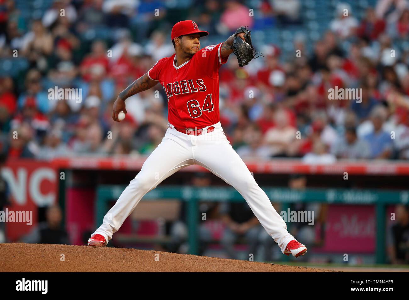 Los Angeles Angels starting pitcher Felix Pena throws against the ...