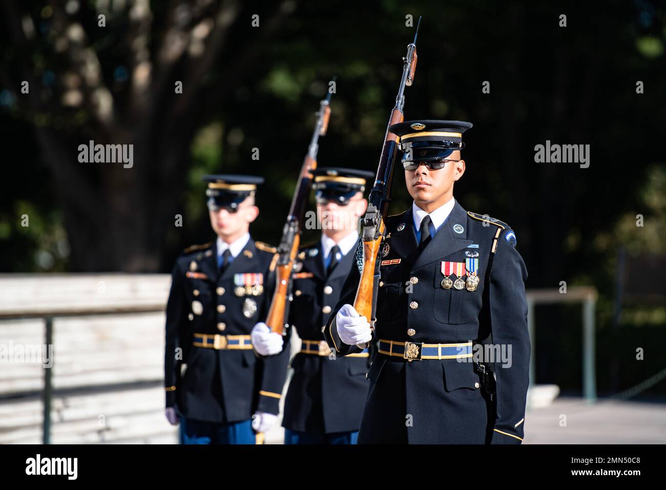 Tomb guard from the 3d U.S. Infantry Regiment (The Old Guard) perform ...