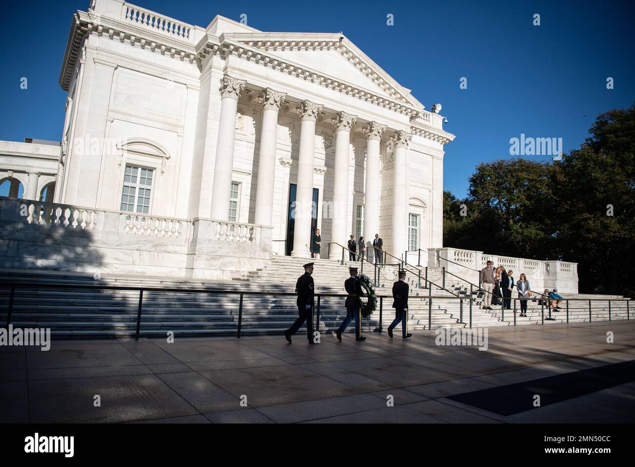 Tomb guards from the 3d U.S. Infantry Regiment (The Old Guard) and a ...
