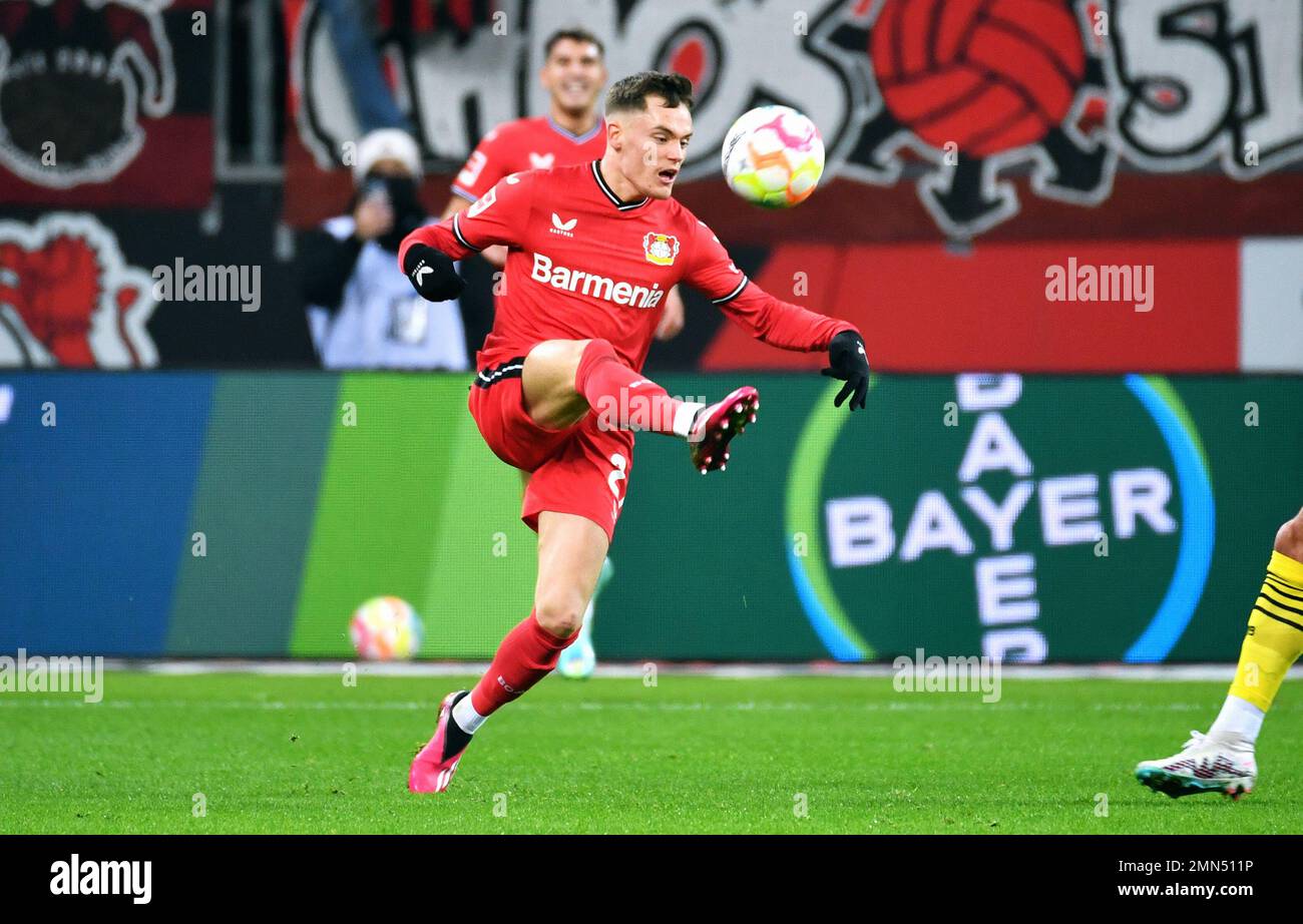 Bundesliga, BayArena Leverkusen; Bayer Leverkusen vs Borussia Dortmund ...